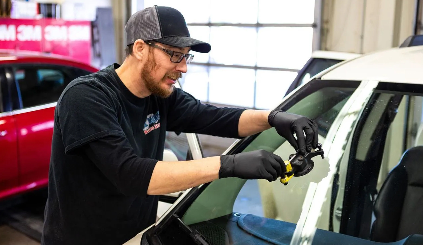 Auto Glass Services - Okotoks Ford